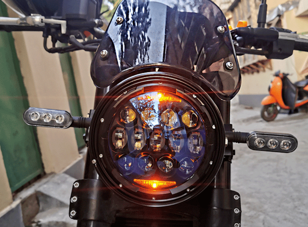 TR300车灯测试，其实亮度够用了，大家改圆灯纯粹是图好看吧_搜狐汽车_搜狐网