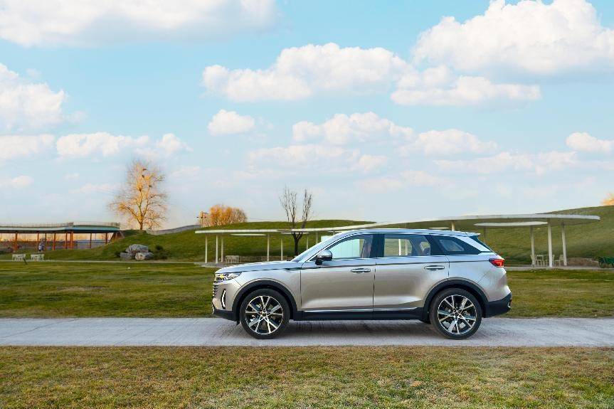 手握18万 非得买旗舰，顶配奔腾T99和丐版传祺GS8该怎么选？_搜狐汽车_搜狐网