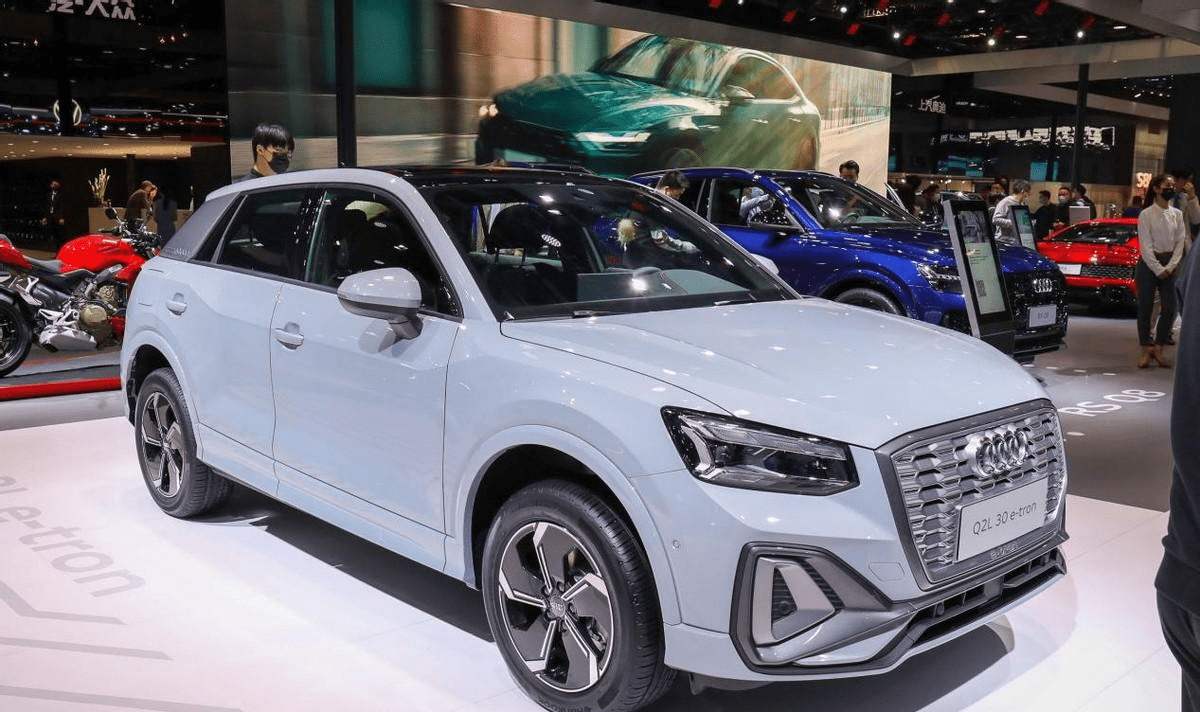 定位小型SUV，整车配置丰富，体验奥迪Q2L e-tron_搜狐汽车_搜狐网