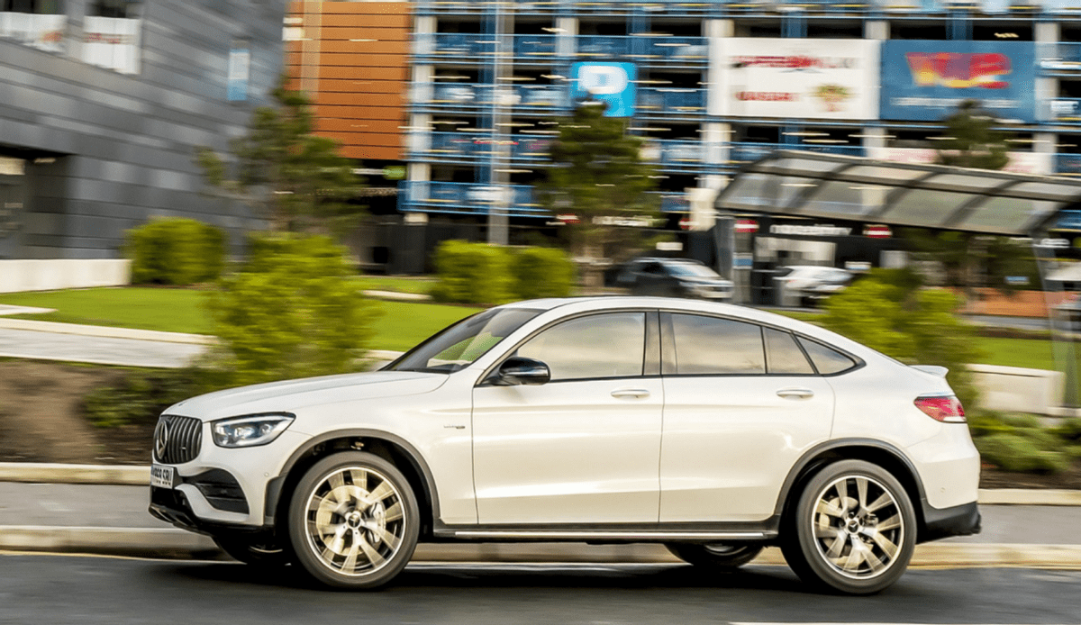 配3.0T+9AT，整车性能强悍，零百加速4.9s，体验奔驰GLC轿跑 AMG_搜狐汽车_搜狐网