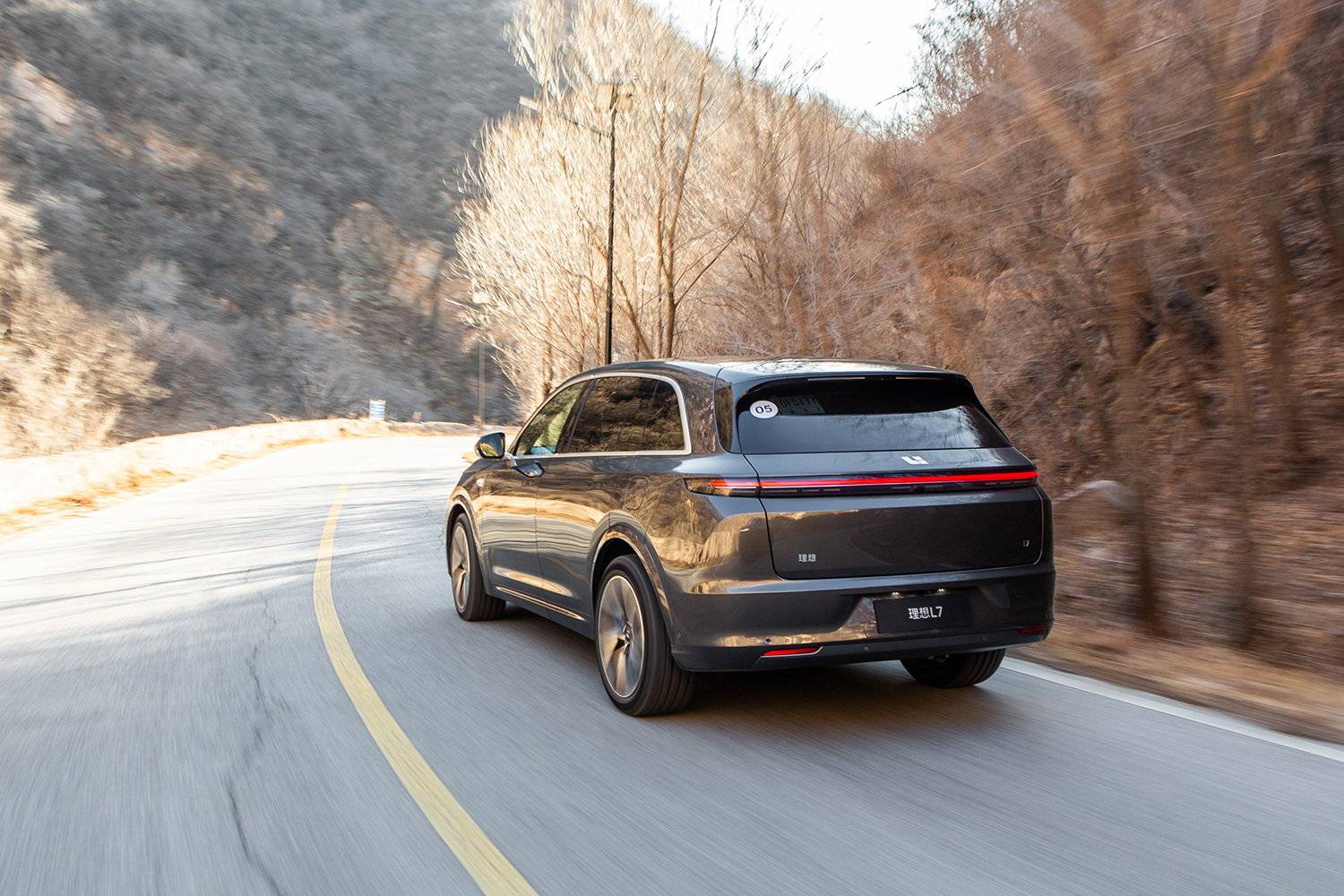 试驾理想L7：全尺寸大于奔驰GLE、宝马x5l_搜狐汽车_搜狐网