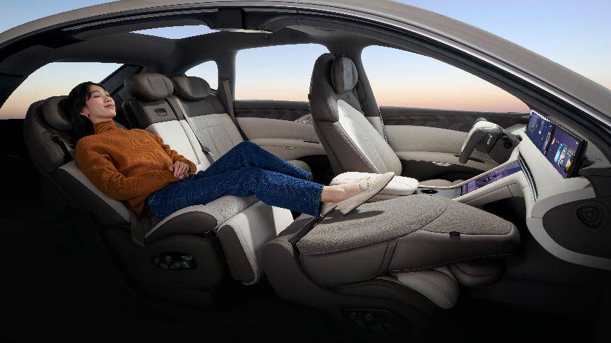 与自然相拥，智己LS7开启SUV3.0出行_搜狐汽车_搜狐网