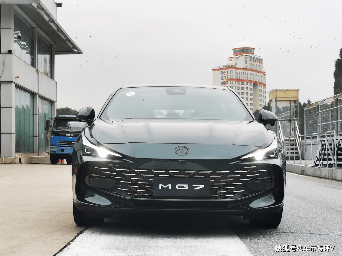 赛道试驾MG7，2.0T+9AT零百加速6.5秒，配E-LSD电子限滑差速器_搜狐汽车_搜狐网