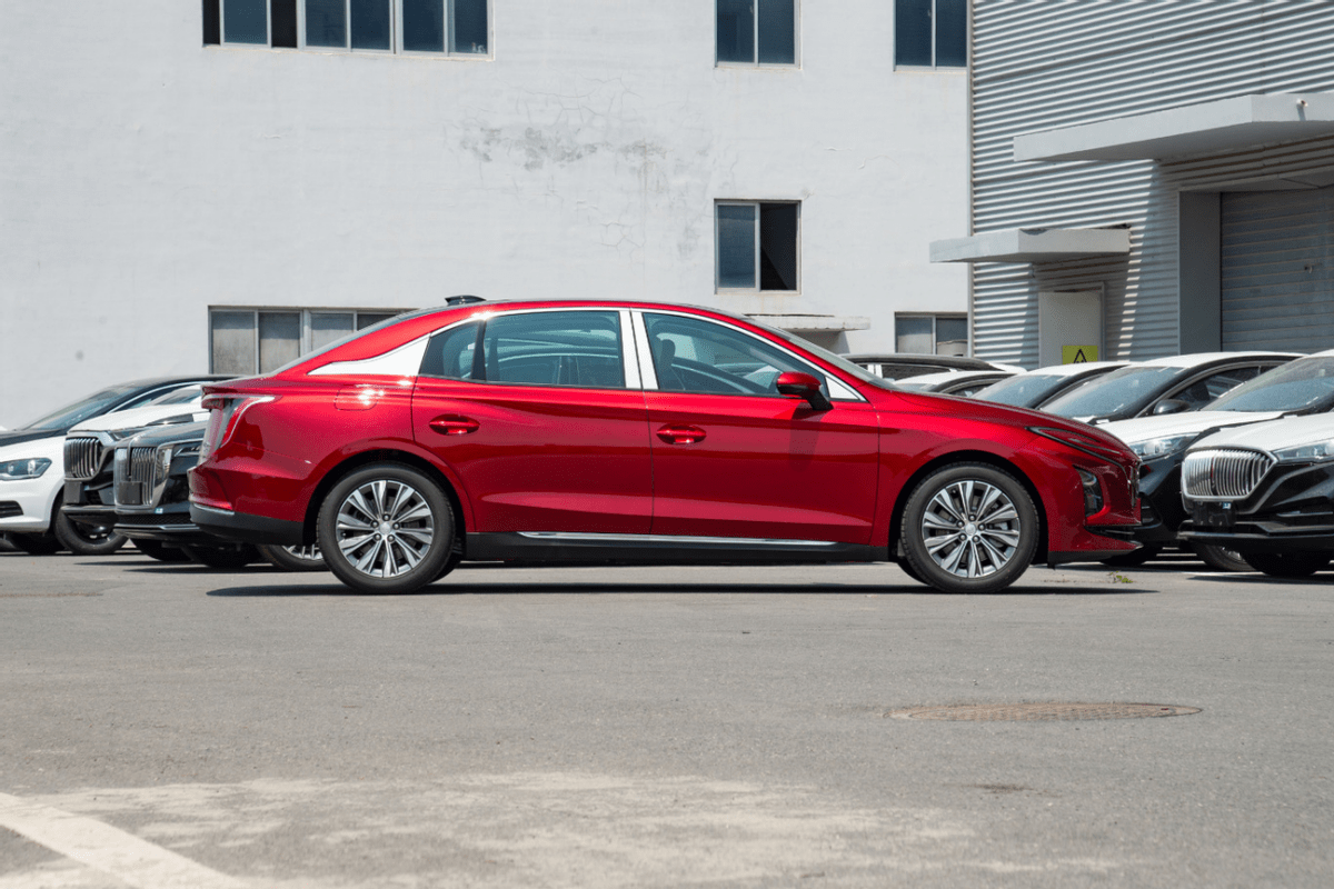 都是自主尖货，红旗E-QM5对比埃安AION S，谁是最优选？_搜狐汽车_搜狐网