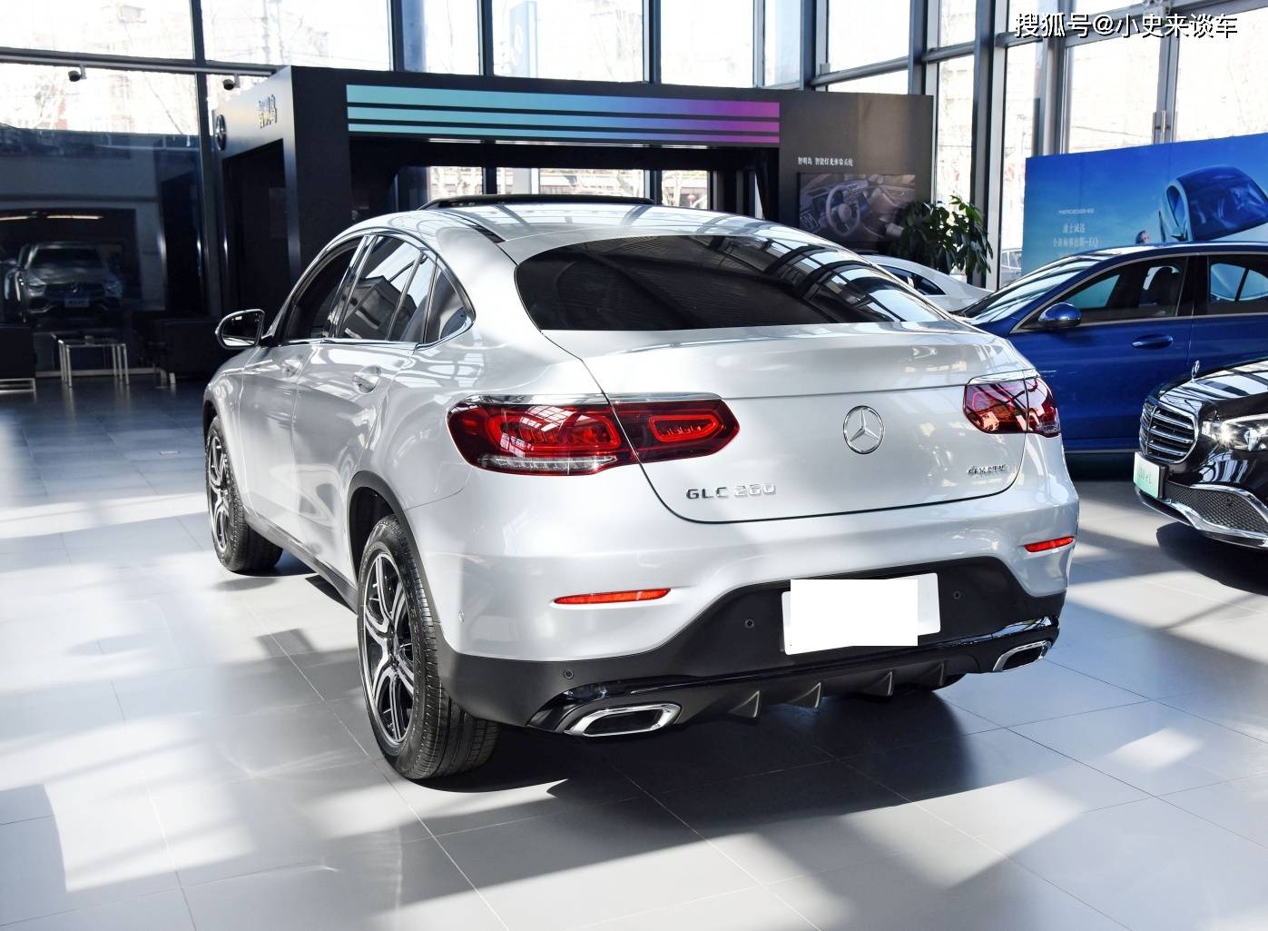2023款奔驰GLC到店！溜背风格运动感十足，大七座布局配2.0T混动_搜狐汽车_搜狐网