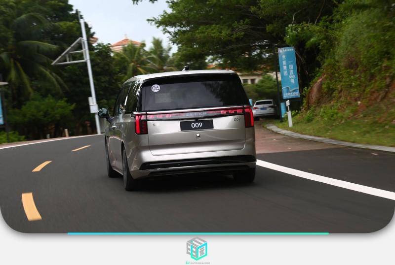 极氪009:造型争议大/CLTC续航超700km_搜狐汽车_搜狐网