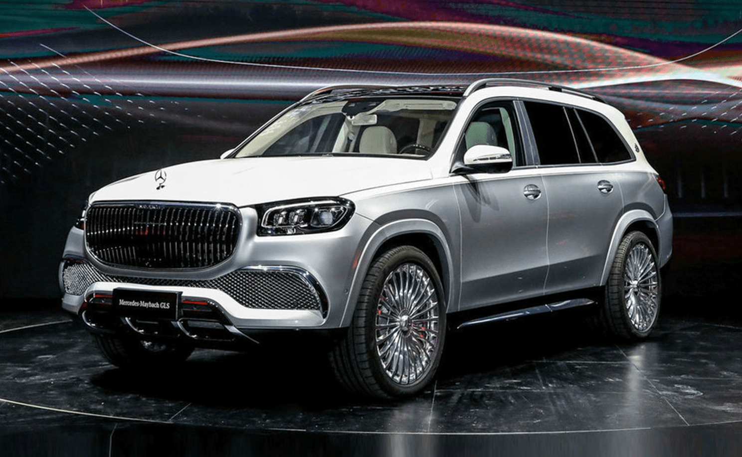 疑似新款奔驰GLS官图曝光，两种前脸风格，酷似迈巴赫GLS？_搜狐汽车_搜狐网