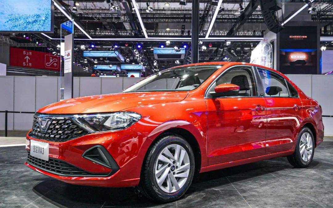 7万落地，标配6AT，油耗6L，人生第一台车就看这些！_搜狐汽车_搜狐网