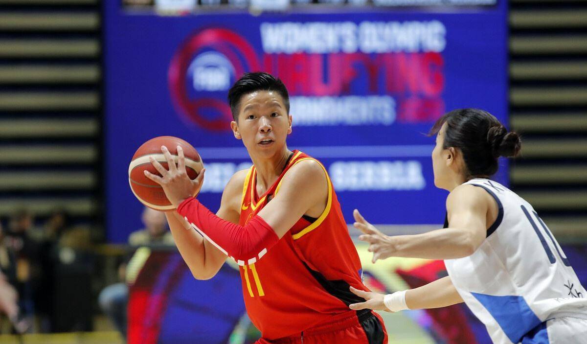 中国女篮假小子黄思静，女篮的全能锋线，三分球总让人意想不到_篮球_赛季_WCBA