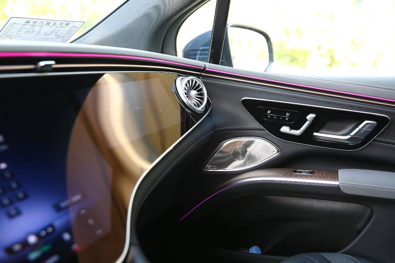 试驾奔驰全新EQS纯电 SUV 5座与7座_搜狐汽车_搜狐网