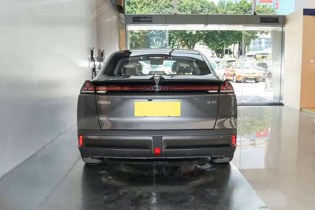 试驾长安深蓝SL03纯电版，续航705km，售价22.19万，值得入手吗？_搜狐汽车_搜狐网