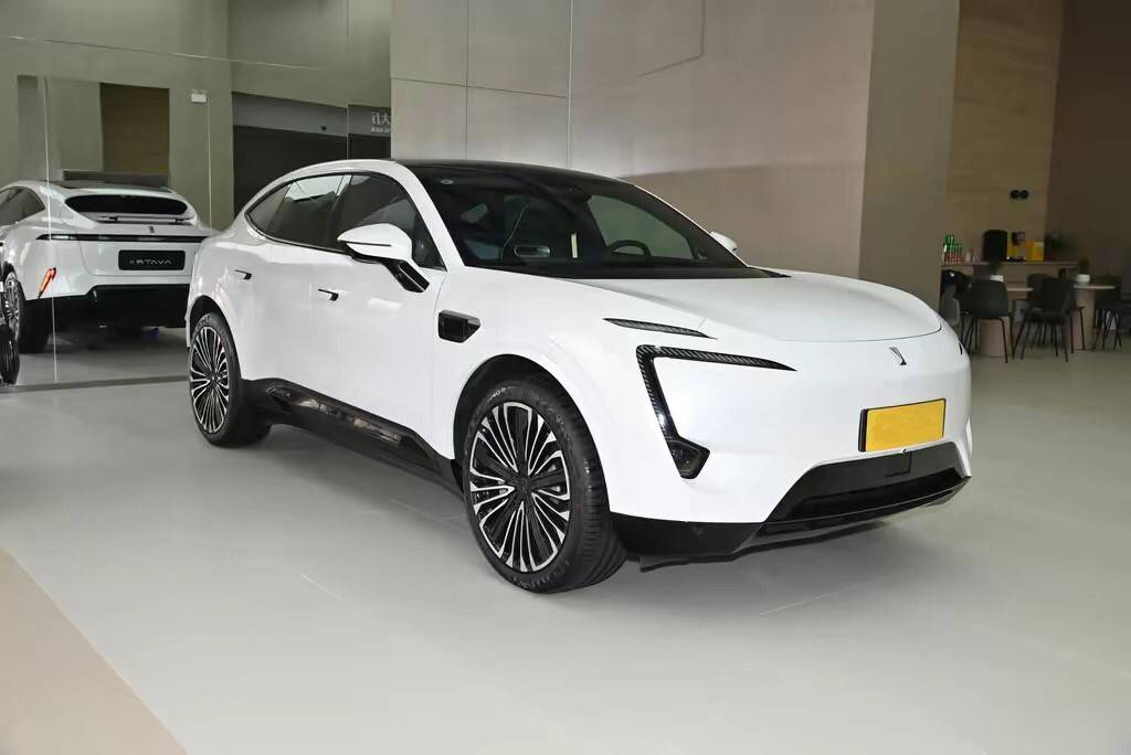 电动中大型SUV，3.98秒破百，实拍阿维塔11，实际表现如何？_搜狐汽车_搜狐网