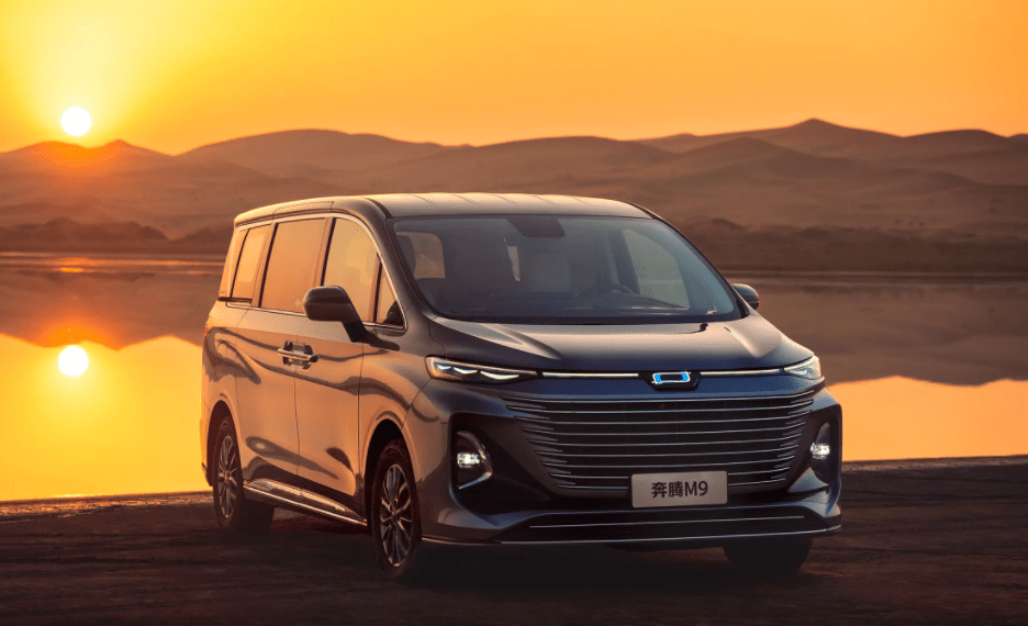 奔腾M9外观图曝光，大尺寸还有大气场，与红旗MPV采用同款三大件_搜狐汽车_搜狐网