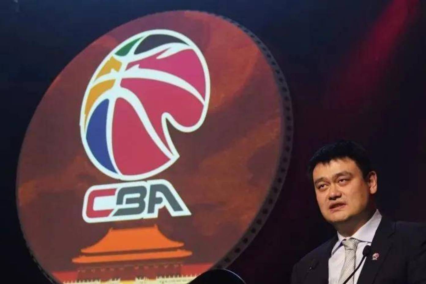 高明？篮协有意CBA扩军，周琦借湾区翼龙重回CBA？_新疆_篮坛_续约