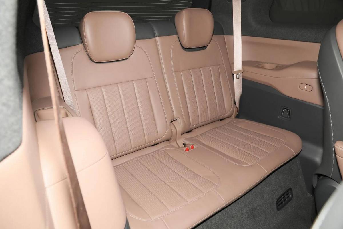 60万级豪华SUV之争！蔚来ES8行政版和宝马X5 30Li尊享型，该选谁？_搜狐汽车_搜狐网