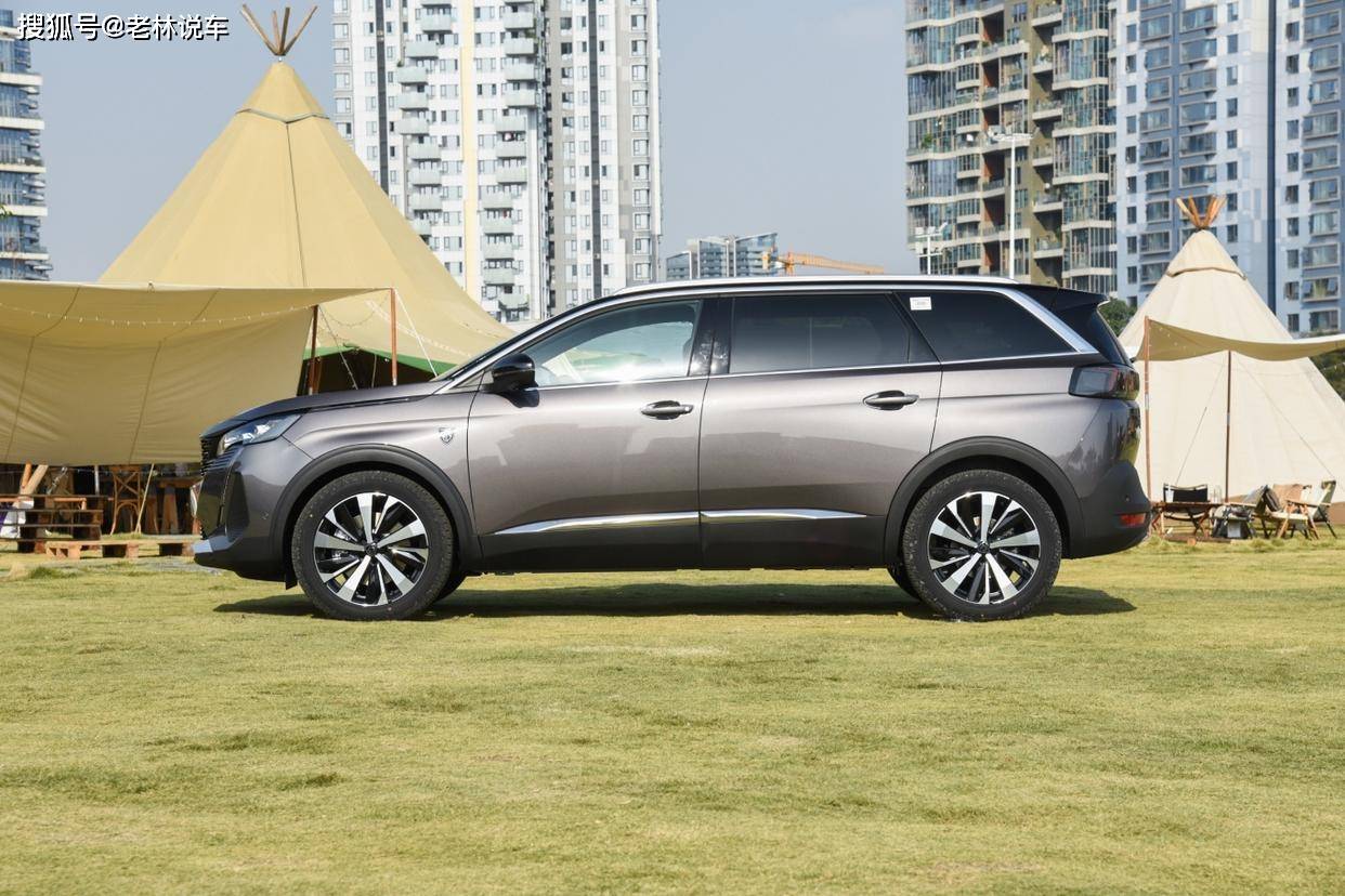 法系车绷不住了，从22万跌至13万多，配1.8T+8AT，跑高速稳如老狗_搜狐汽车_搜狐网