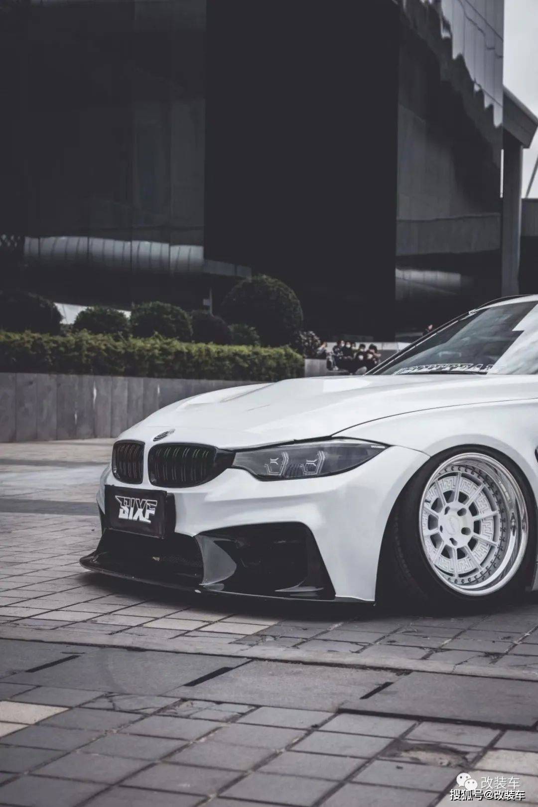 有"纹身"的宝马320i旅行版，远看优雅、近看霸气外漏_搜狐汽车_搜狐网