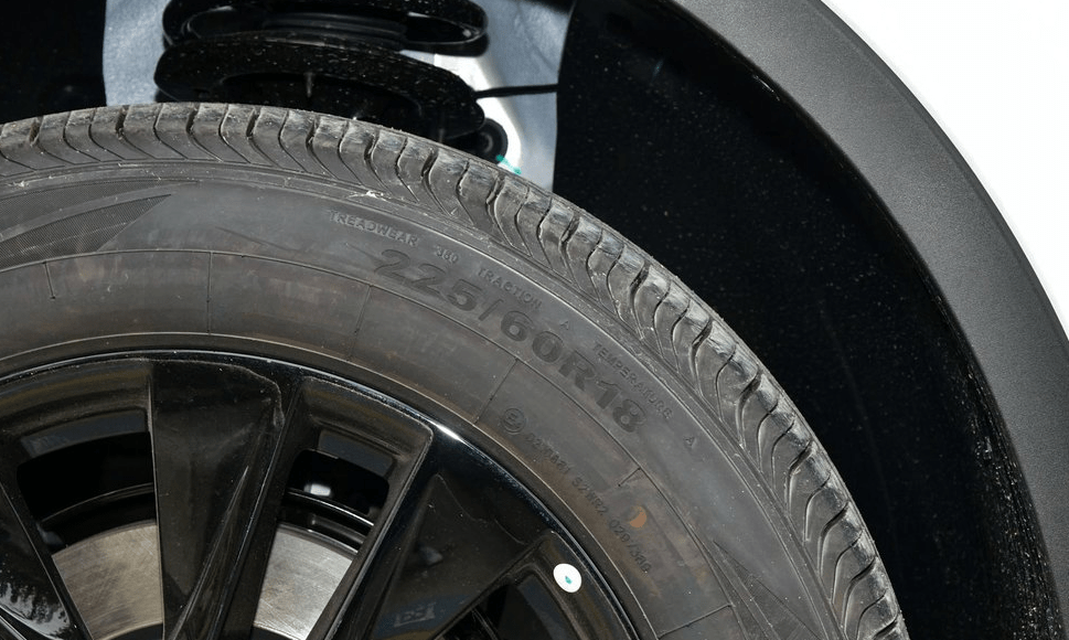 1.8T+7DCT+12.3英寸中控触，吉利全新车型实图光，智能化是亮点_搜狐汽车_搜狐网