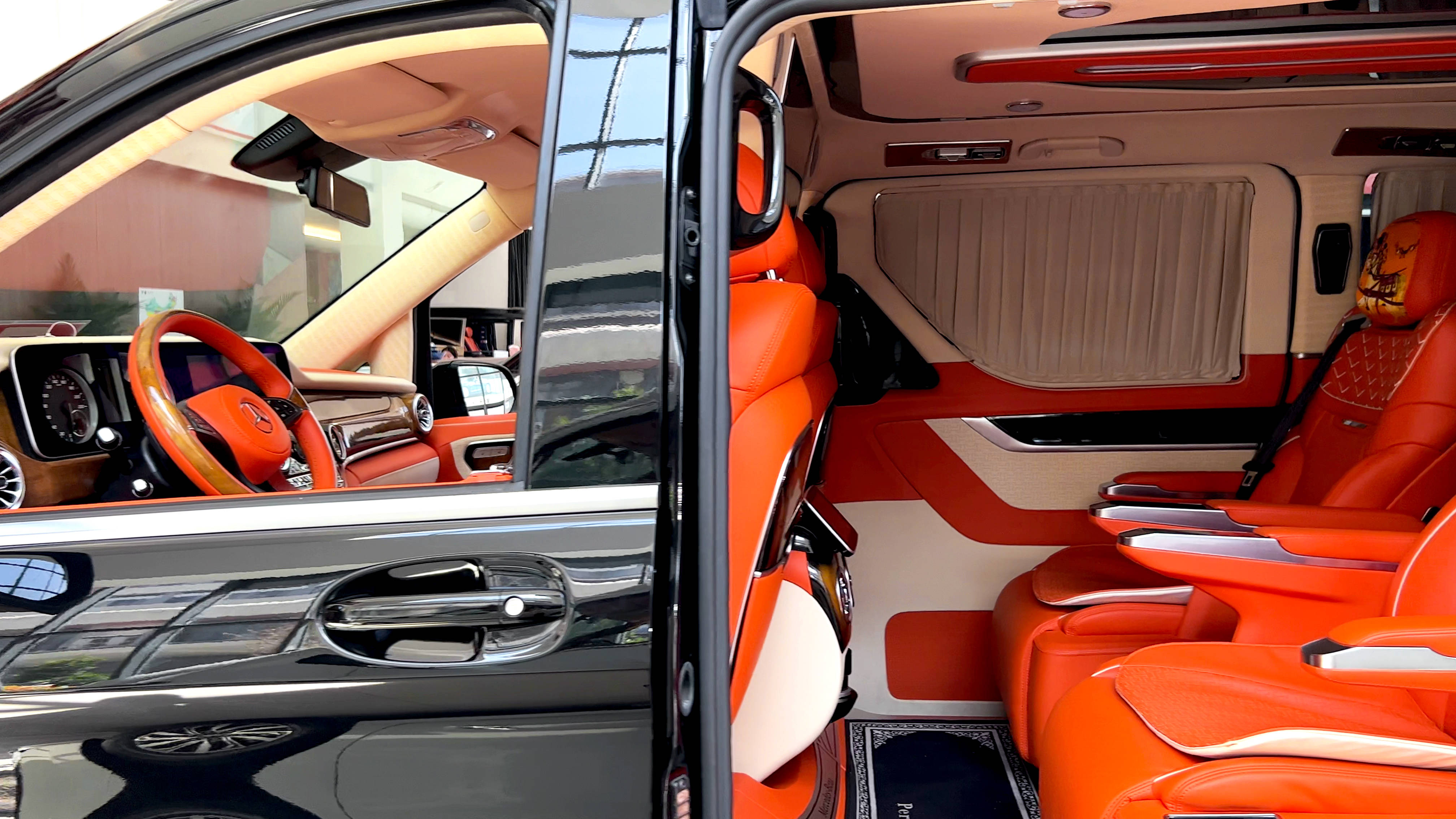 奔驰V260“高贵而不贵”提车后升级凯旋中门_搜狐汽车_搜狐网