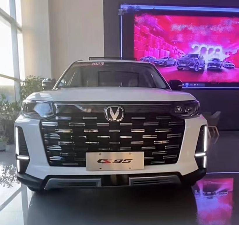 你们要的8AT来了！2023款长安CS95到店，尺寸微调，升级爱信8AT_搜狐汽车_搜狐网