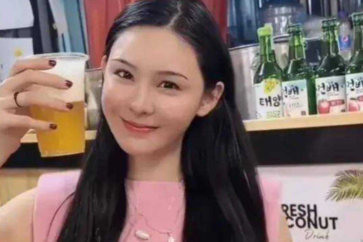 葛斯齐在直播间说，汪小菲还是爱着大s张颖颖时候身材