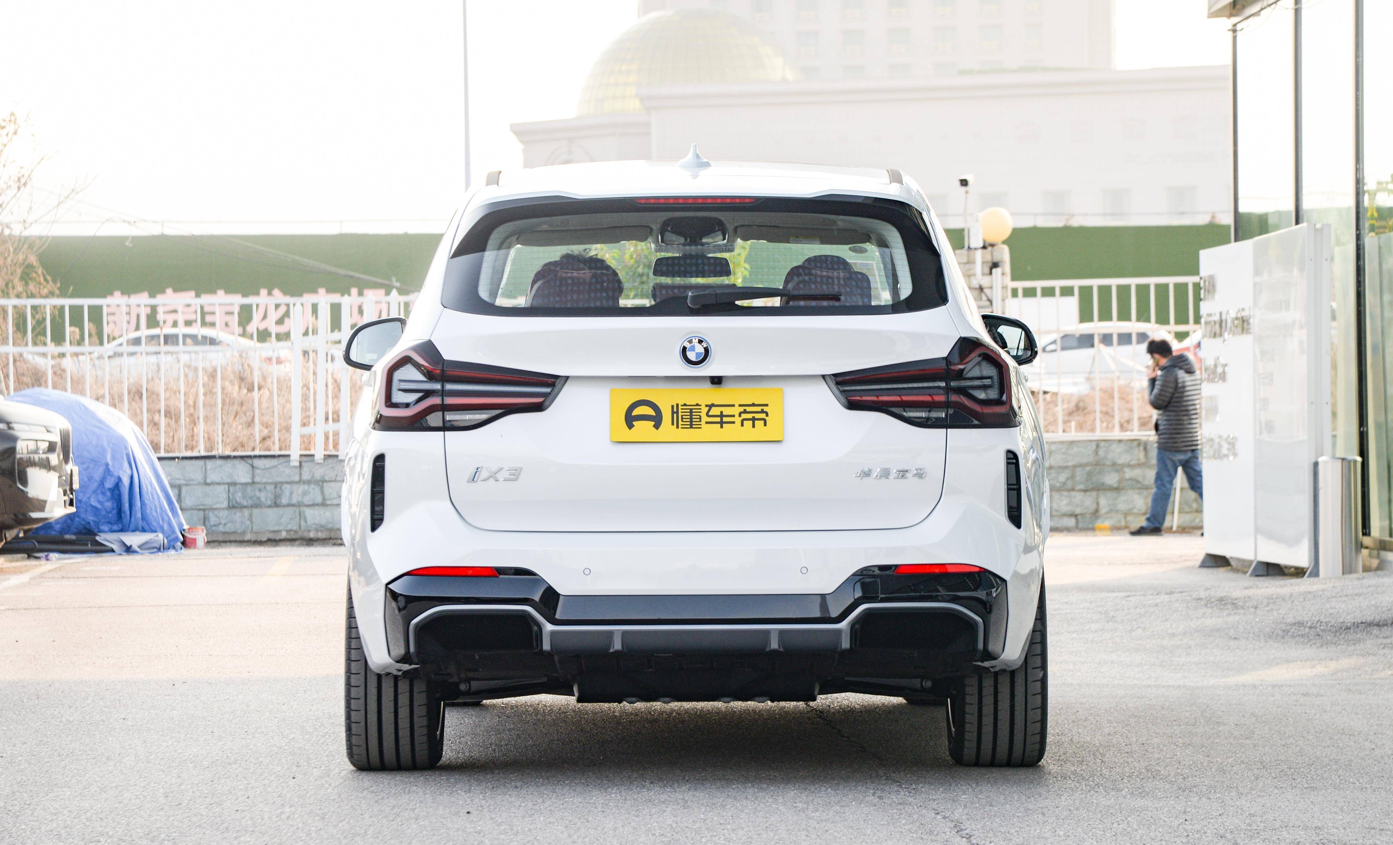 搭载单电机动力，纯电续航535km的中型SUV宝马iX3是否值得推荐_搜狐汽车_搜狐网