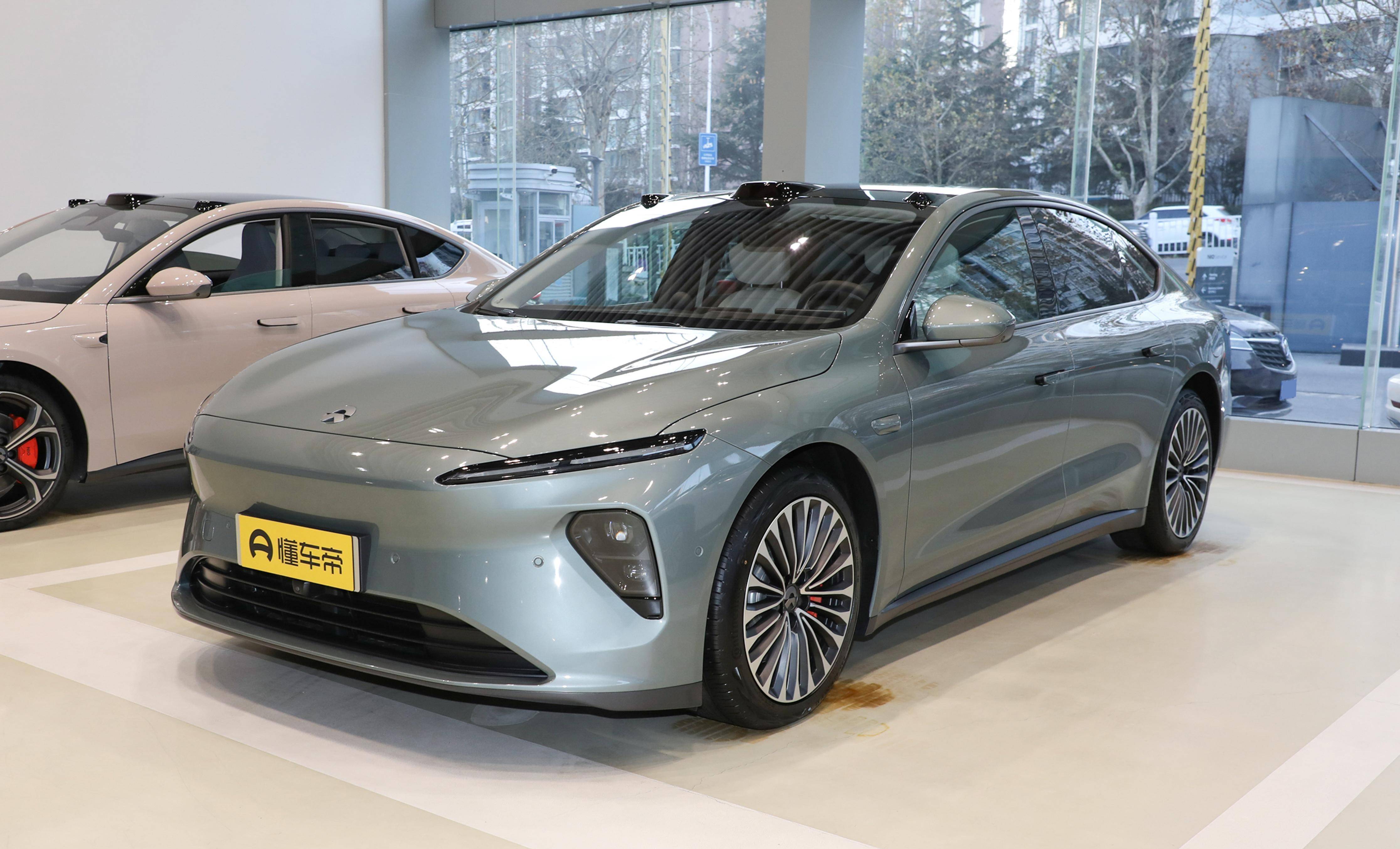 指导价45.80万的2023款 75kWh版蔚来ET7为何卖得这么贵_搜狐汽车_搜狐网