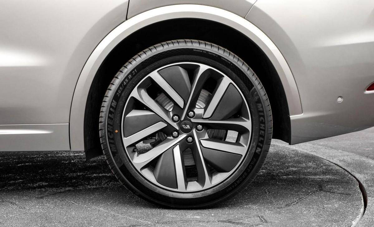 理想L9亏电油耗实测：官方百公里油耗7.8L，我们实测9.8L！_搜狐汽车_搜狐网