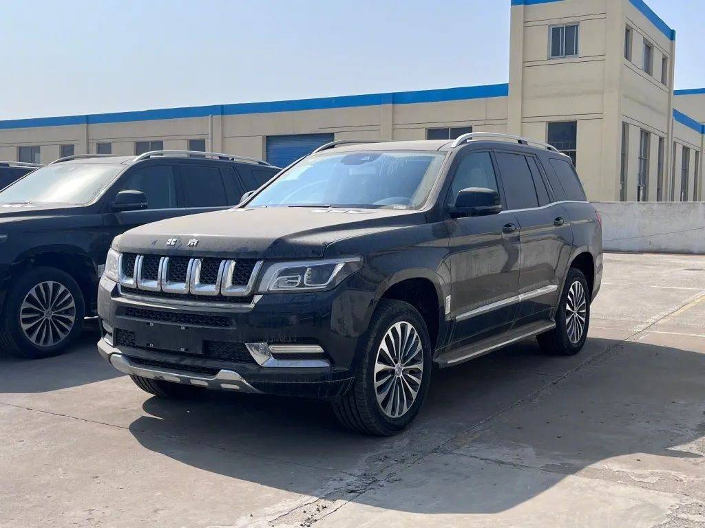 28万买“换壳奔驰GLS”？北京BJ90“狂降”71万引关注！_汽车_销售_车型