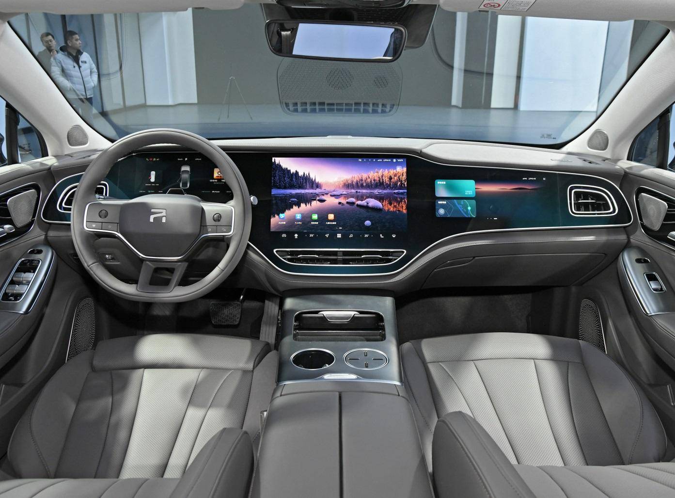 车长5米，自重超2.1吨最快3.7s破百，飞凡F7选什么配置车型好？_搜狐汽车_搜狐网