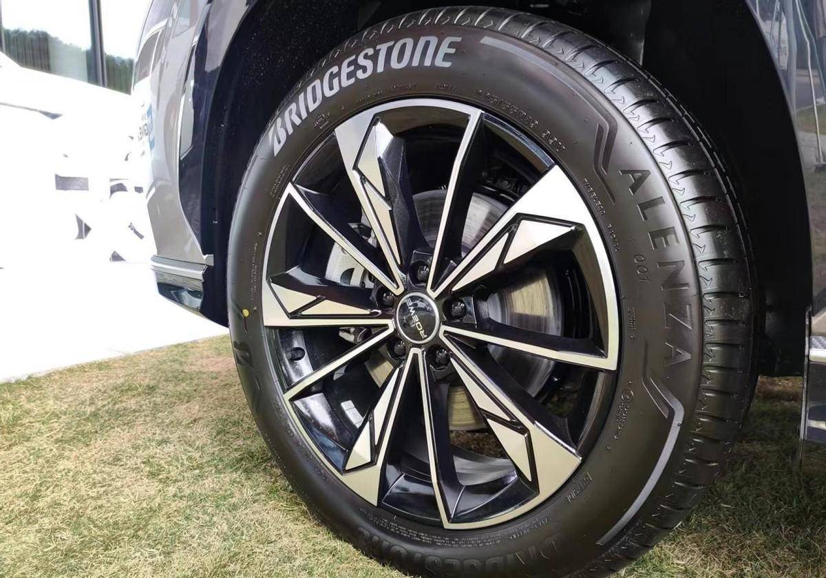 浅试第三代荣威RX5，12万级最具豪华感和科技感的SUV？_搜狐汽车_搜狐网