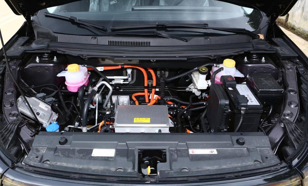 综合评测哪吒U-II系列车型，主打性价比，堪称紧凑型SUV中坚力量_搜狐汽车_搜狐网