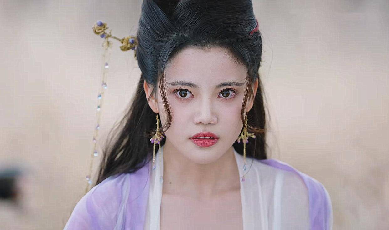 《长月烬明》翩然为救叶清宇惨死,叶清宇温养残魂五百年,终复活叶冰裳改动原著