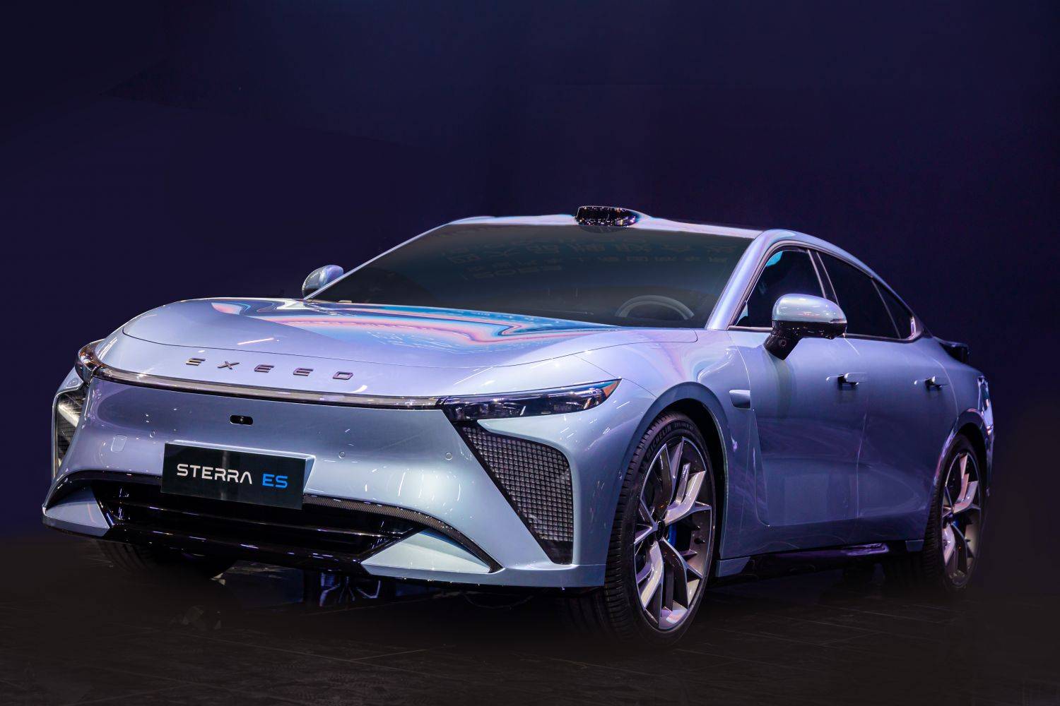 E0X全球化超舒适高性能电动平台首亮相，高价值赋能星纪元STERRA_搜狐汽车_搜狐网