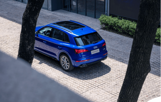 舒适性PK！前后座谁更加宽敞？奥迪Q5L vs 凯迪拉克XT5_搜狐汽车_搜狐网