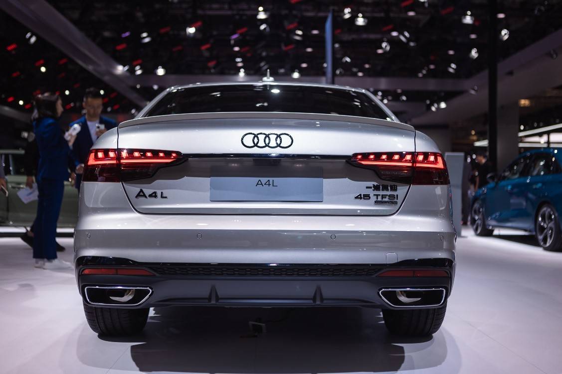 林肯Z和奥迪A4L大PK,奥迪A4L竟然输在了大屏_搜狐汽车_搜狐网