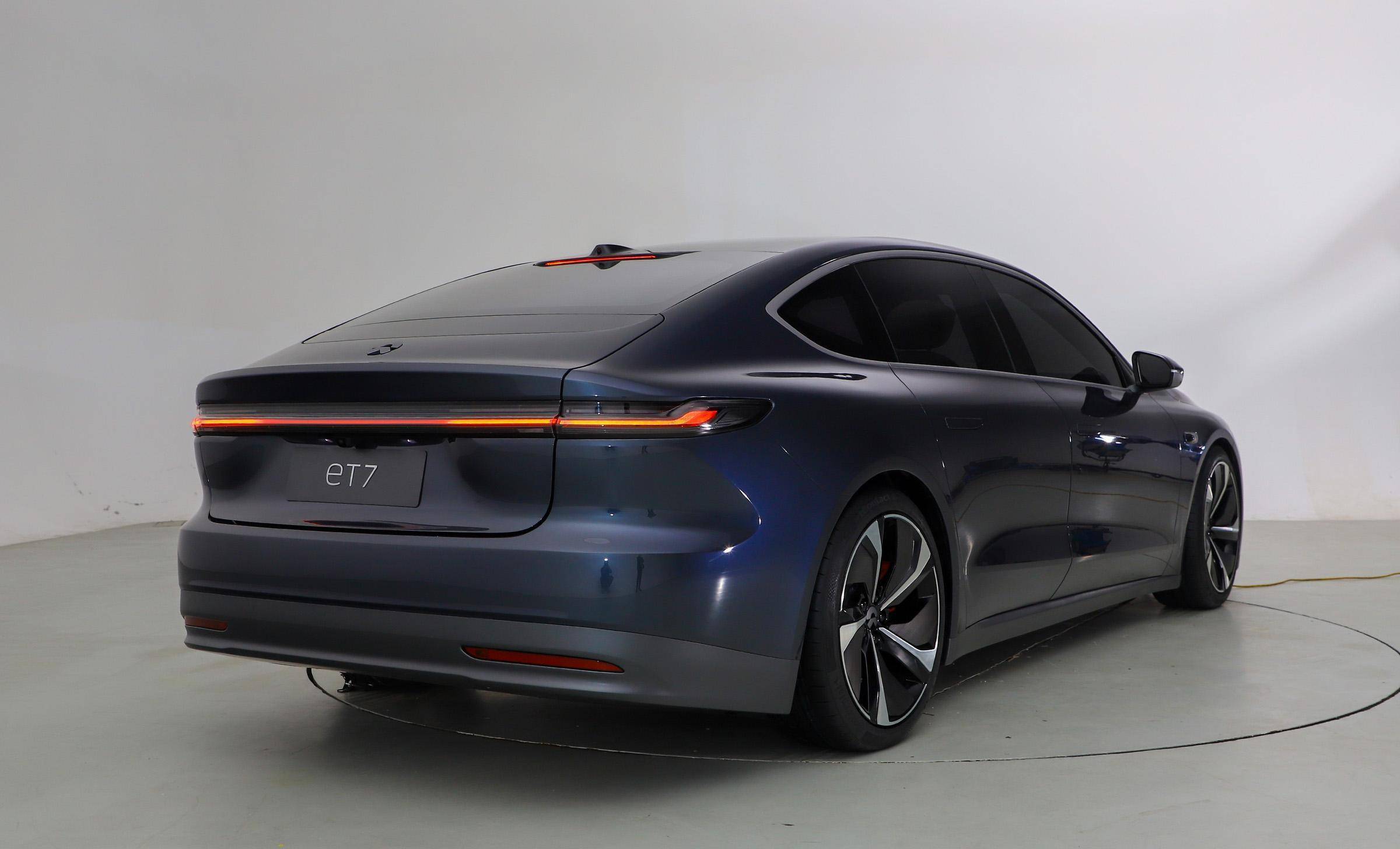 上海车展蔚来et7全新展示，猜猜对标谁？_搜狐汽车_搜狐网