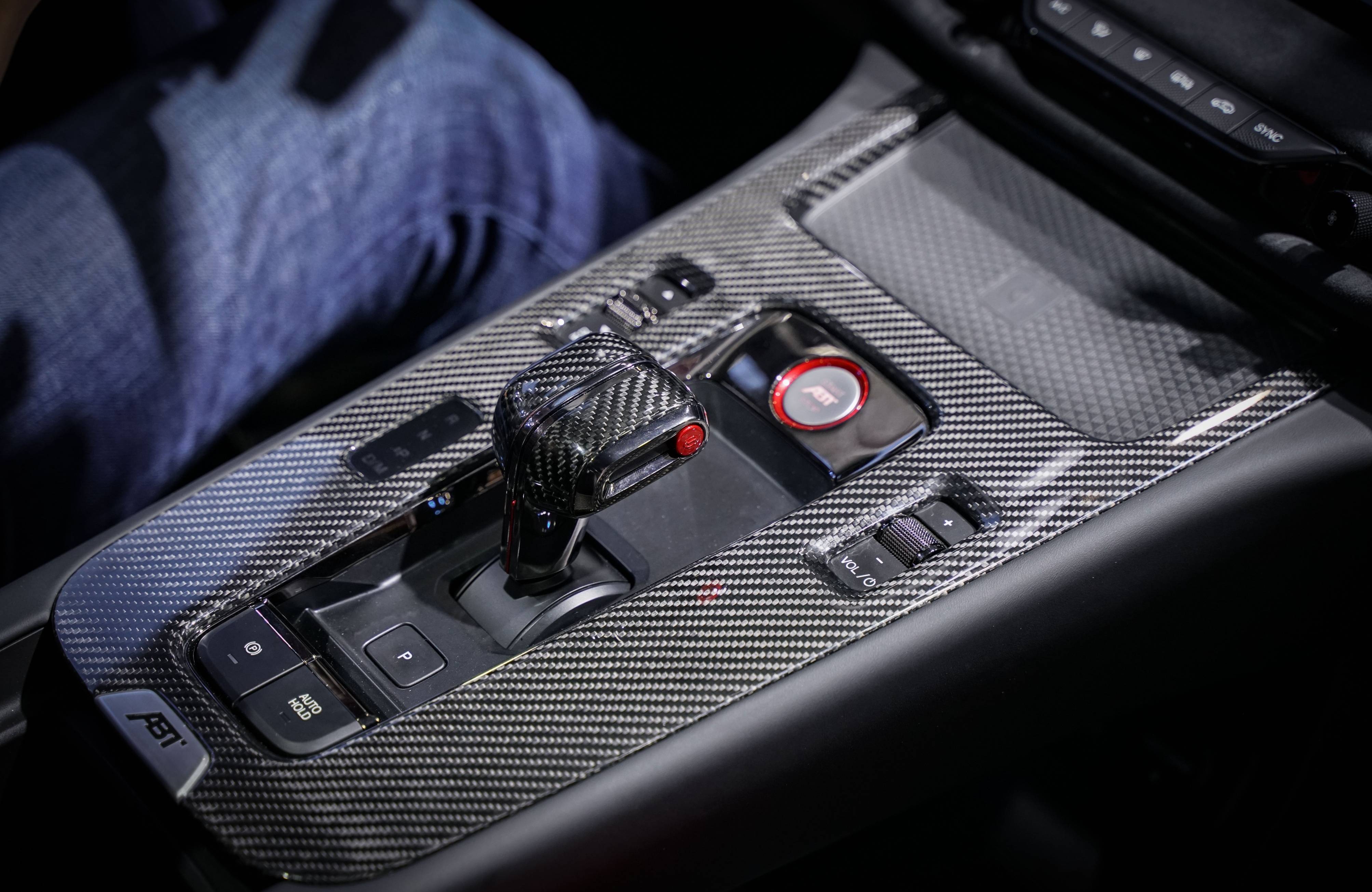 中国性能车的又一次进阶！影豹R·ABT联名版登陆上海车展_搜狐汽车_搜狐网