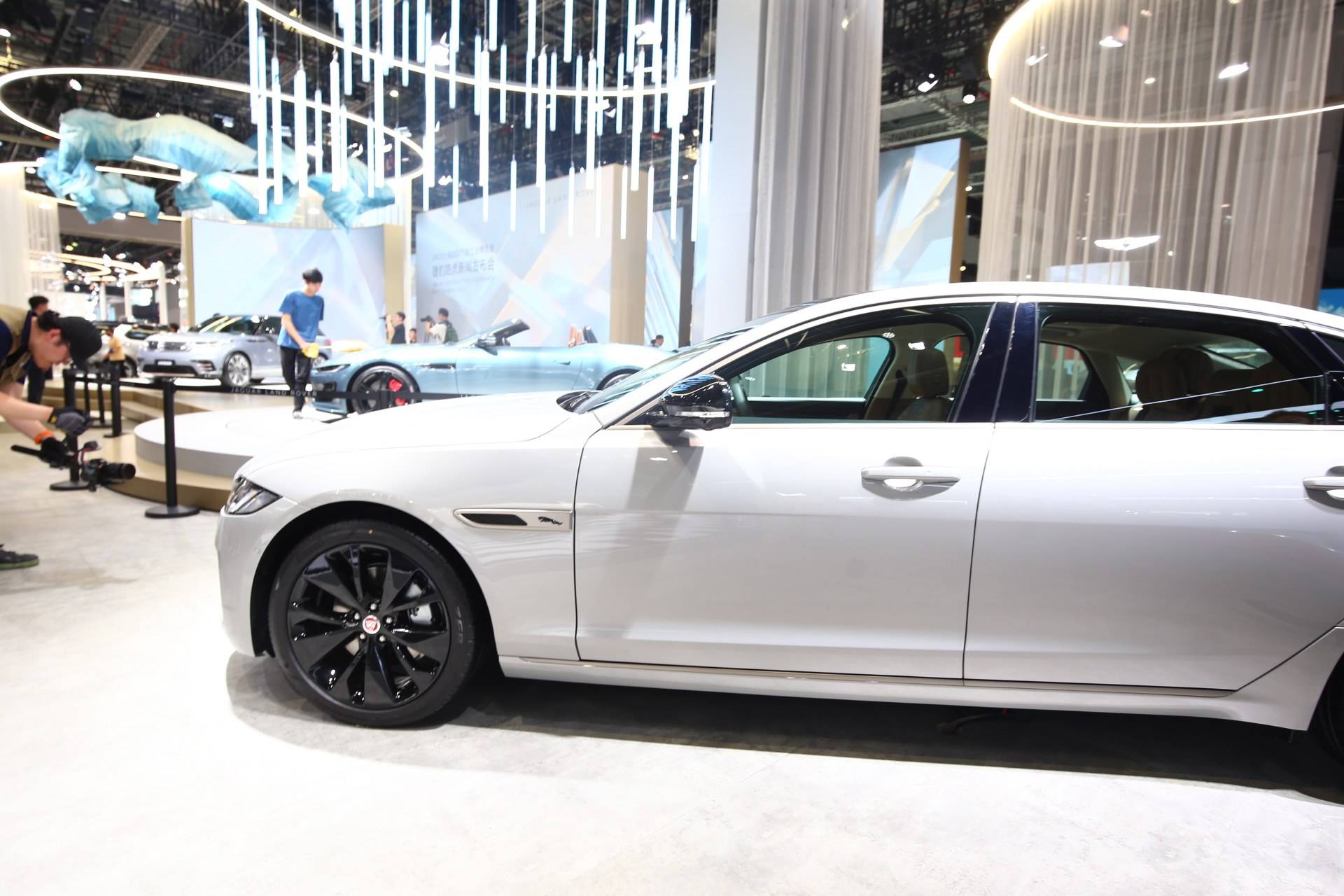 搭载第三代采埃孚8AT！性价比超A6L 这英伦豪车更值了？_搜狐汽车_搜狐网