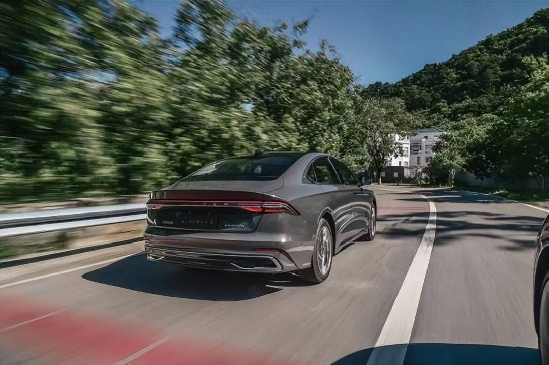 年轻人购车奥迪A4L VS林肯Z，全面对比，看完不再纠结_搜狐汽车_搜狐网