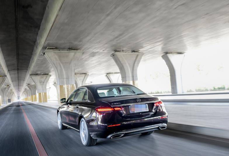 47万提了辆奔驰E300L，开了3个月后，车主想说句心里话_搜狐汽车_搜狐网