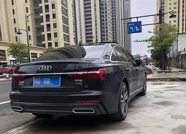 33.8万提了辆奥迪A6L，再换到开奔驰E级上，车主：对比后说了实话_搜狐汽车_搜狐网