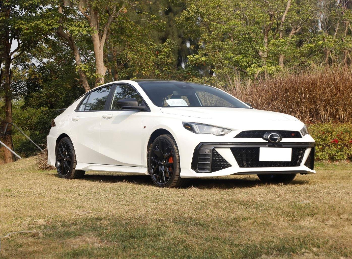 13.8万起，2.0T+8AT，5.7s破百，传祺影豹2.0T值得买吗？_搜狐汽车_搜狐网