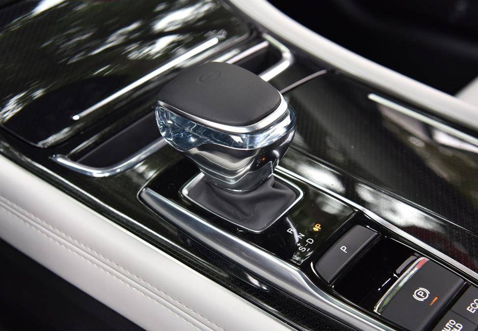 传祺GA8迎来改款，比本田雅阁更帅气，2.0T爆252马力，车长超5米_搜狐汽车_搜狐网