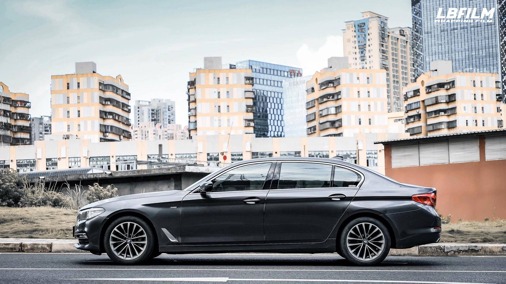 宝马530LI-LB改色膜液态金属乌木兰灰，有内涵的色系_颜色_系列_低调