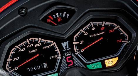 铃木150级实用街车，电喷引擎7.4kW，大口径高性能碟刹，6520元_搜狐汽车_搜狐网