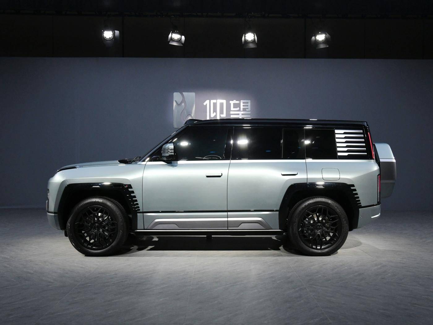 直接硬刚奔驰G级，一天订单破万，谁能拦住“狂飙”的仰望U8？_搜狐汽车_搜狐网