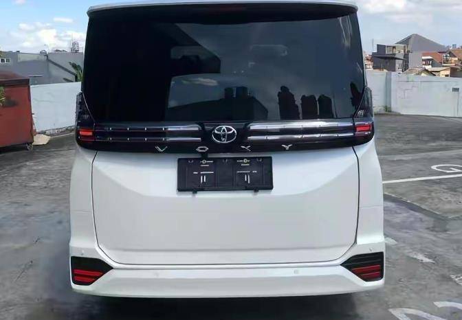 丰田又“开窍”了！全新VOXY首曝光，七座＋侧滑门，或年底入华_搜狐汽车_搜狐网