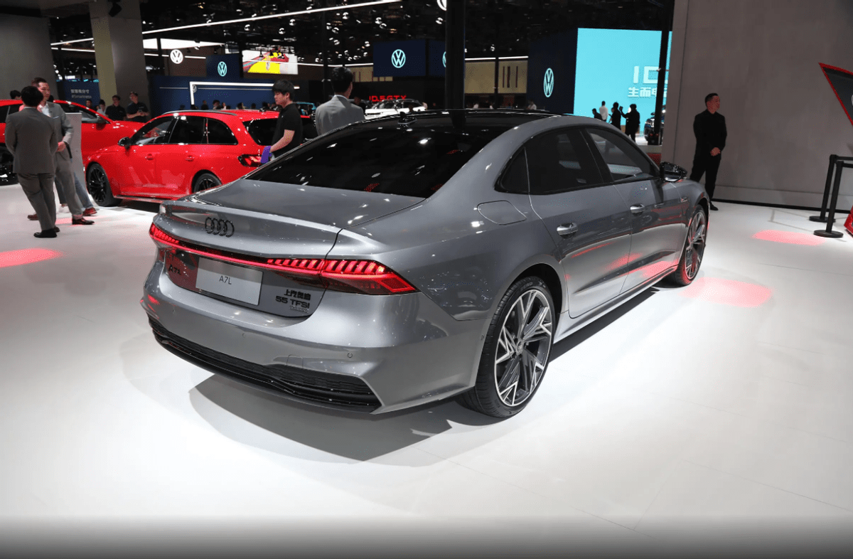 上汽奥迪A7L上海车展黑武士荣耀回归，影武士挚热新生_搜狐汽车_搜狐网