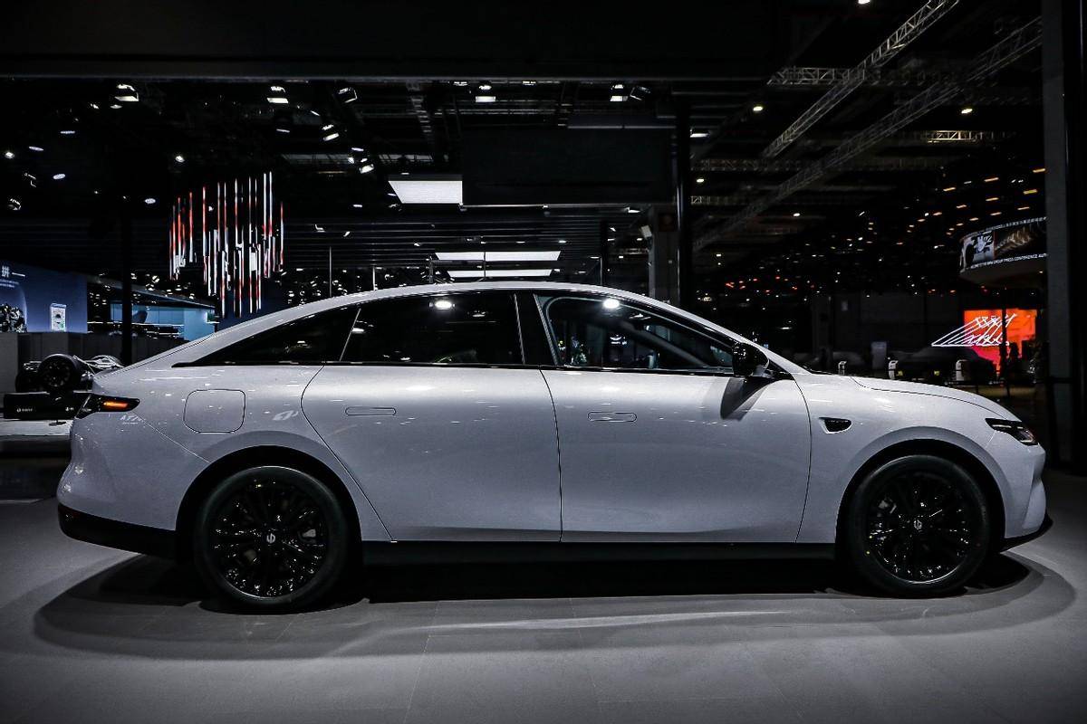 从驾乘舒适度看零跑C01与秦PLUS EV，你会怎么选？_搜狐汽车_搜狐网